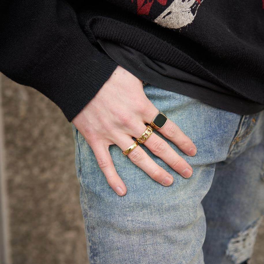 Facebook Pinterest Twitter